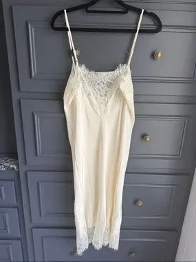 Gold Hawk | Dresses | Gold Hawk Silk Off White Slip Dress | Poshmark